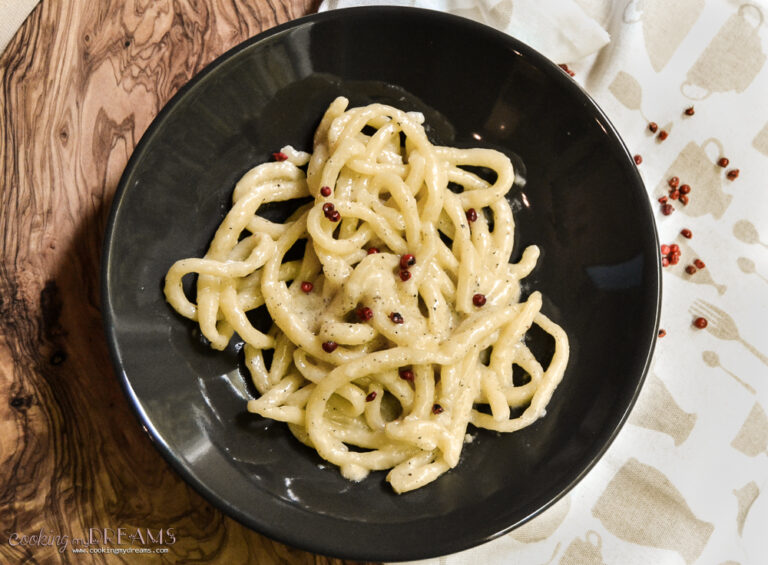 "Pici Cacio e Pepe" - Tuscan Pasta with Creamy Cheese and Black Pepper ...