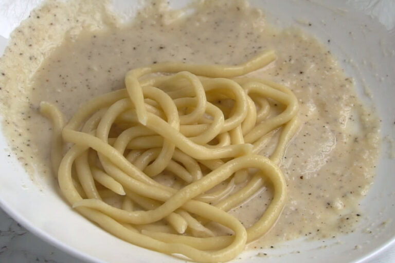 Pici Cacio e Pepe (Tuscan Pasta with Creamy Cheese and Black Pepper ...