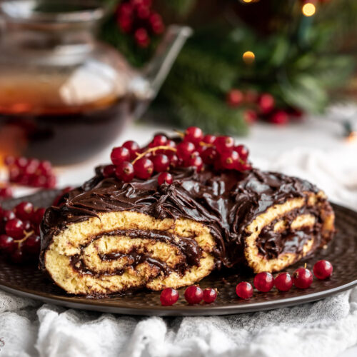 Tronchetto di Natale (Italian Yule Log Cake) - Cooking My Dreams