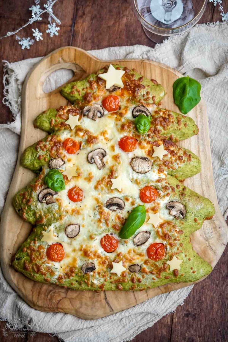 Christmas Tree Pizza with Spinach Crust - Cooking My Dreams