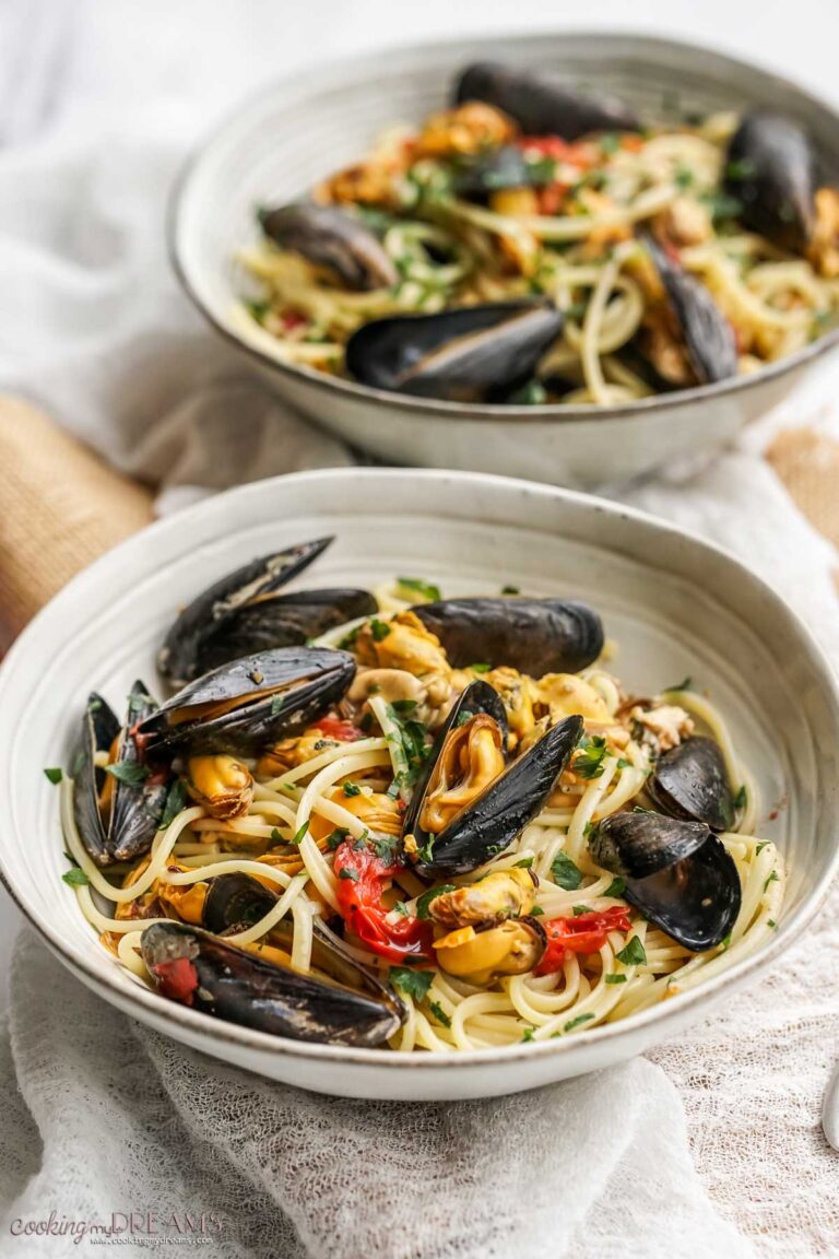Easy Linguine with Mussels - Cooking My Dreams